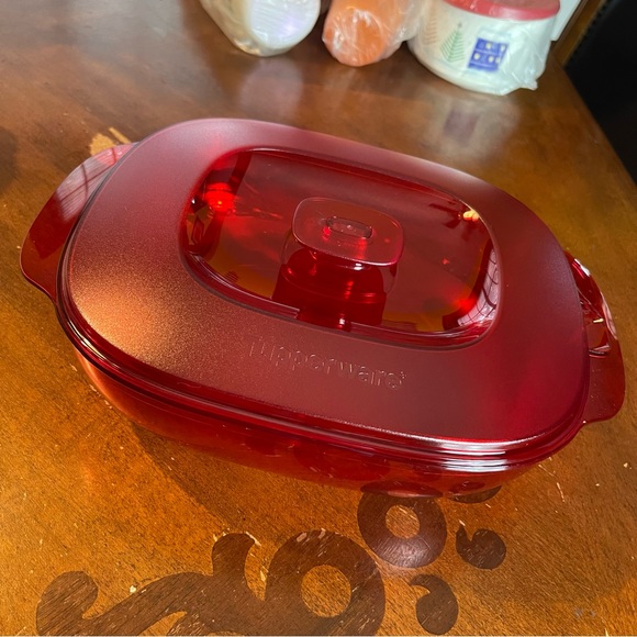 Tupperware | Dining | Tupperware Premium Blossom Serving Dish | Poshmark
